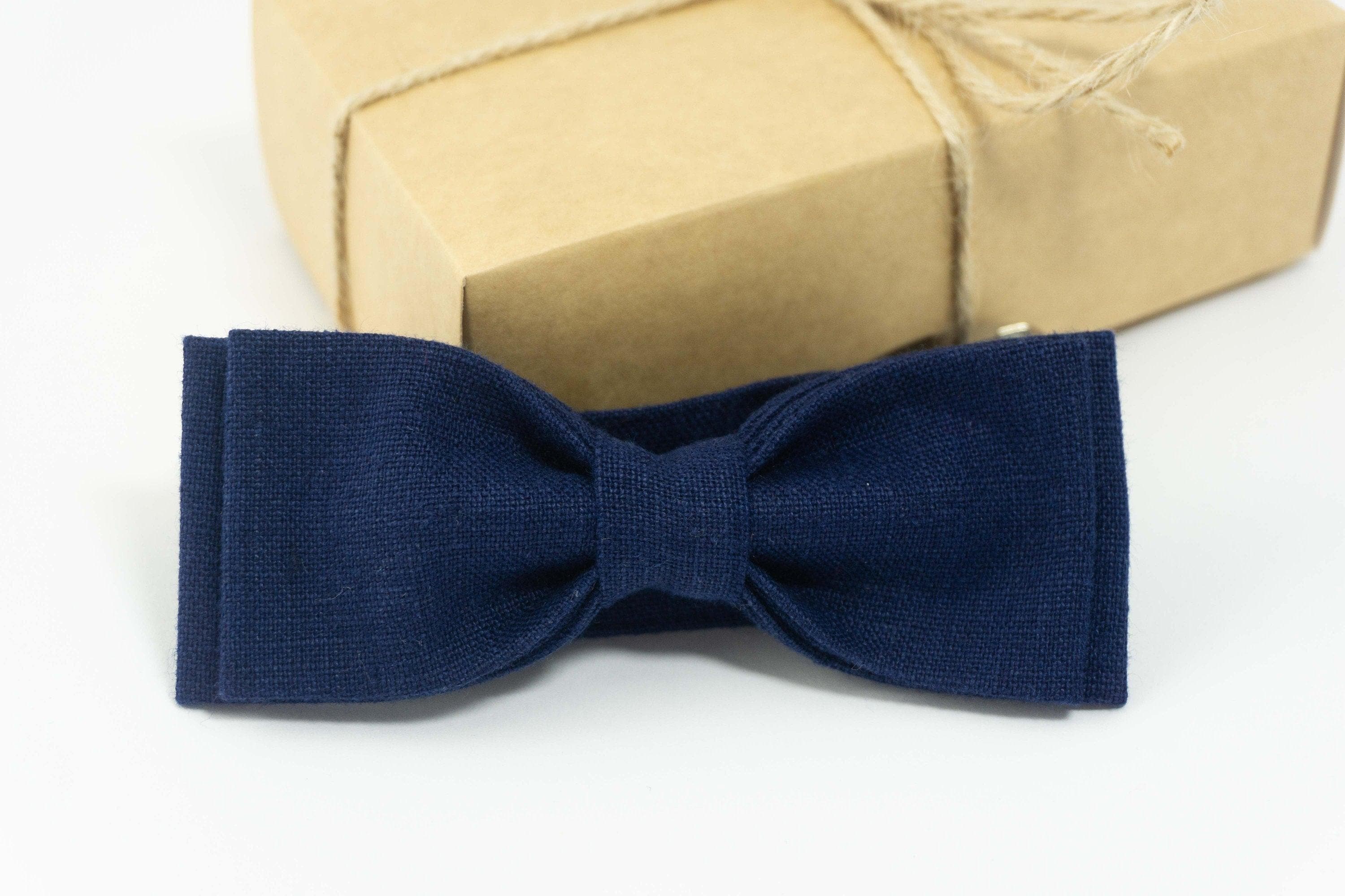 Elegant Navy Blue Batwing Bow Tie - A Timeless Wedding Accessory – MenLau